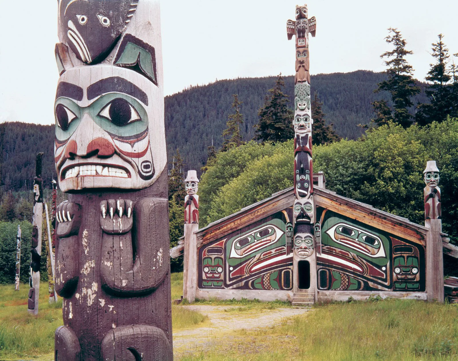 NORTHWEST COAST Tribes 5th Grade Flashcard | Wayground