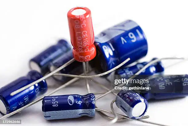 Physics Aviary capacitor lab 12th Grade Quiz | Wayground